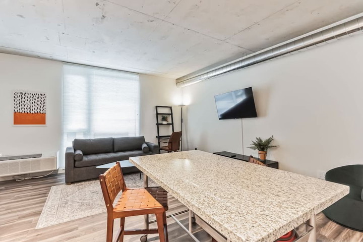 Unwind In Comfortstylish Dt Cleveland Getaway - Cleveland, OH