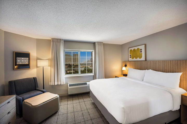 Indulge In Nyc Views! Pet-friendly Property With Full Kitchen, Parking! - Weehawken, NJ