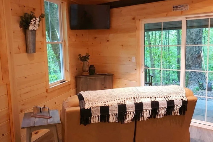 The Chalet Is Located In The Woods Of A Gated Property With A Covered Porch. - Maryland (State)