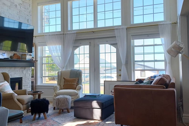 Luxurious Cottage In The Heart Of Shediac W/firepit, Bike Trail To Parlee Beach! - Shédiac
