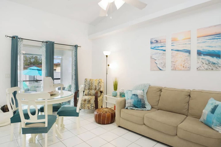 5 Star, Amazing Location, Heated Pool, Dtown Cape - Cape Coral