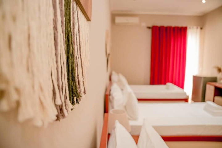 Wonderful 3-bedroom Hotel With Ac In Charming Himarë - Himarë