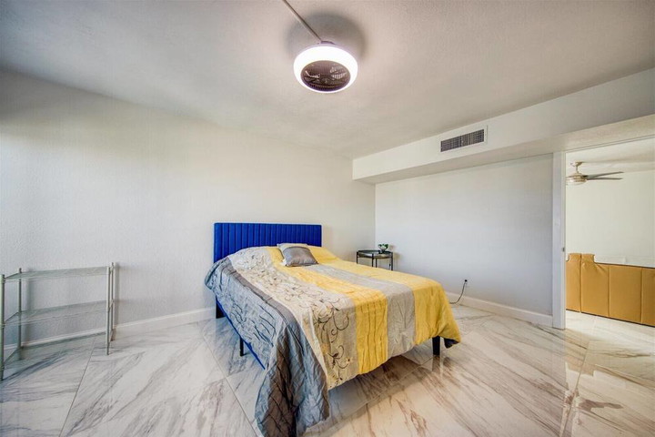 Monthly Stay Stunning 2br Beach Apartment On Clearwater Beach - Largo, FL