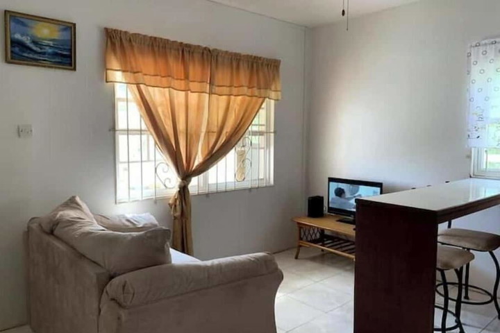 Spacious 2-bedroom Apartment With Ac, Wifi In St. Peters - Saint Kitts and Nevis