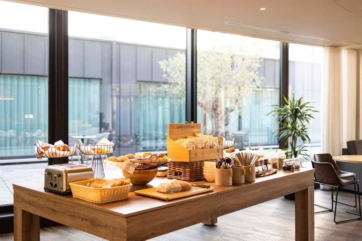 Spacious Penthouse Close To Rockox House! City Views W/ Kitchen & Sun Terrace! - Schoten