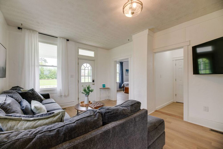 Modern Family Home In Mason W/ Backyard + Fire Pit - Mason, OH