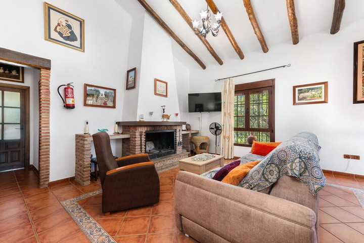 Maison De Vacances 'Finca Rural Mazuqueto' Avec Vue Sur La Montagne, Piscine Privée Et Wi-fi - Genalguacil