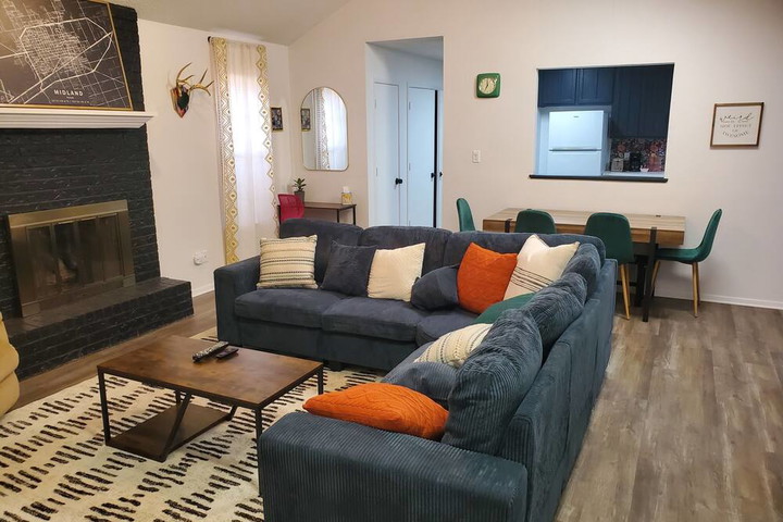 Welcome To Your Permian Paradise! Close To Everything Midland Has To Offer... - Midland, TX