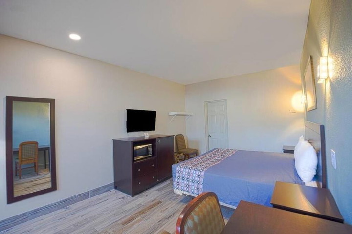 Unwind In Relaxing Room Near American Space Museum With Parking - Titusville, FL