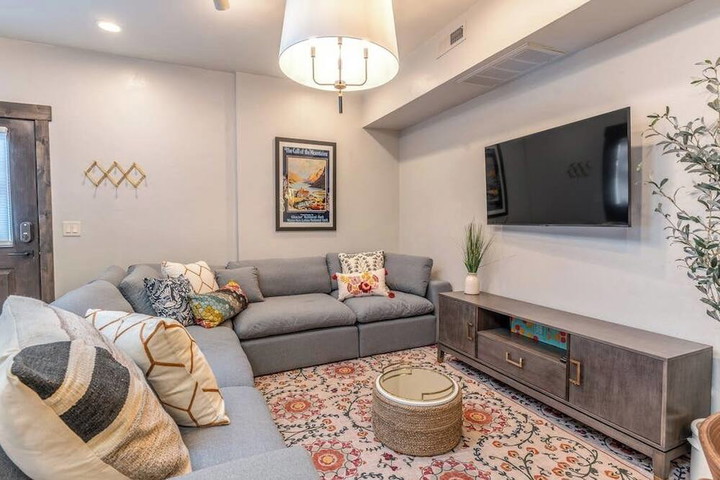 Dog-friendly Downtown Condo - Large Balcony, Fast Wifi, Updated Interior & W/d - Bigfork, MT