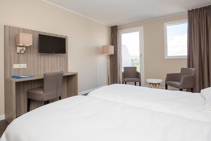 Unwind In Callantsoog | 2 Modern Unit, Steps Away From Golf, Pool & Sea Breeze - Callantsoog