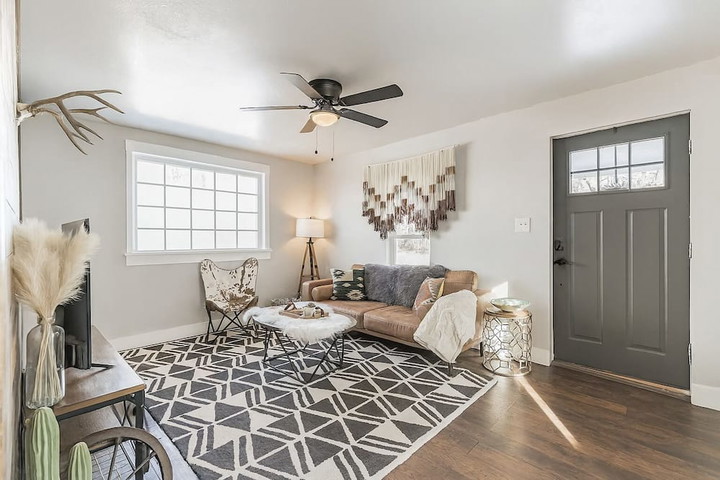 Stylish Downtown Bungalow By Colorado College - Manitou Springs, CO
