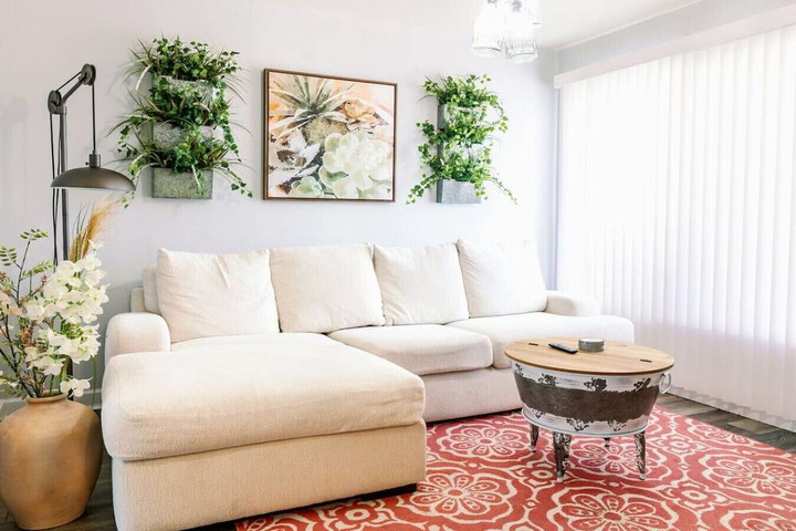 Coastal Farmhouse W/ Mini Golf, Private Beach &Spa - Naples, FL