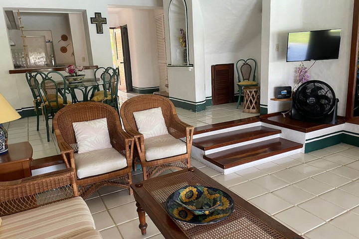 Charming, Beautiful Villa In Front Of The Marina Ixtapa. Walk  10 Mins To Beach - Ixtapa Zihuatanejo