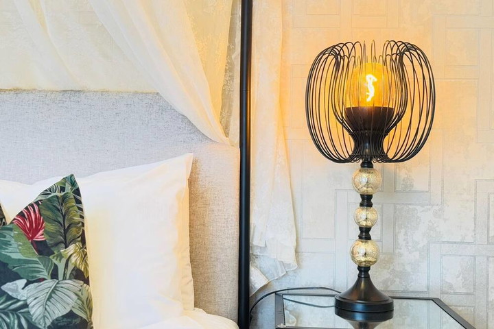 Top Floor Getaway With Cozy Canopy Bed - Edinburgh