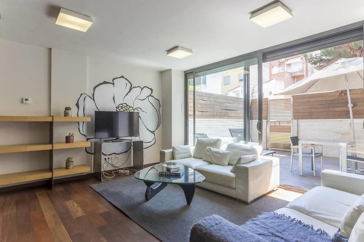 3br With Terrace And Pool Available For 8 Guests - Barcelona