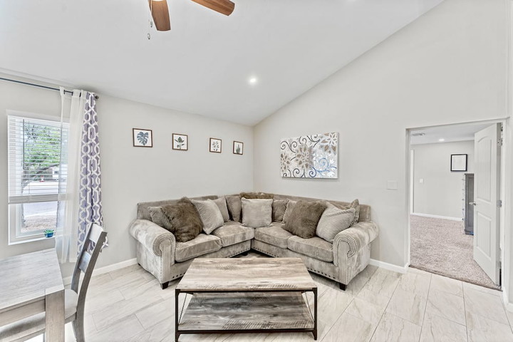 Stylish & Modern Sierra Vista Getaway With Pool! - Sierra Vista, AZ
