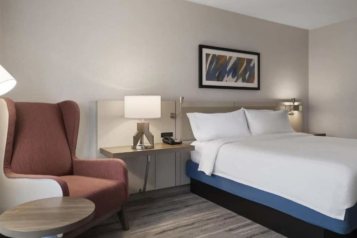 3 King Bed Units | Pool & Dining, Fitness & Breakfast Included - Albuquerque, NM