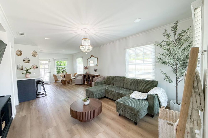 3 Bedroom & 2 Bathroom Home In Glendora, Ca With A Pool And Spa/hot Tub - San Dimas, CA