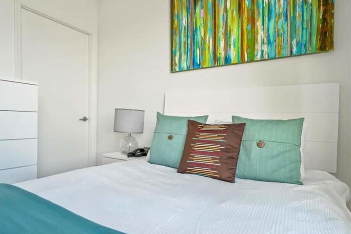 Modern Studio | Upscale Amenities | Kitchen & Laundry - White Plains, NY