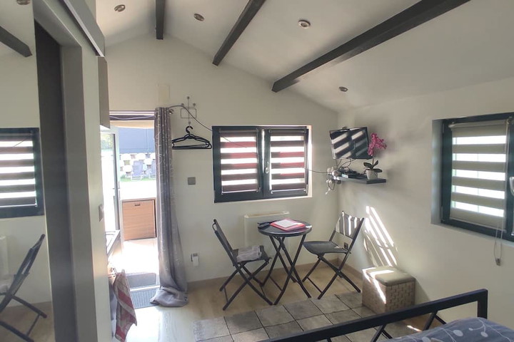 Rent Fully Equipped Gite 20 Square Meters With Terrace And Shared Pool Access - Colmar