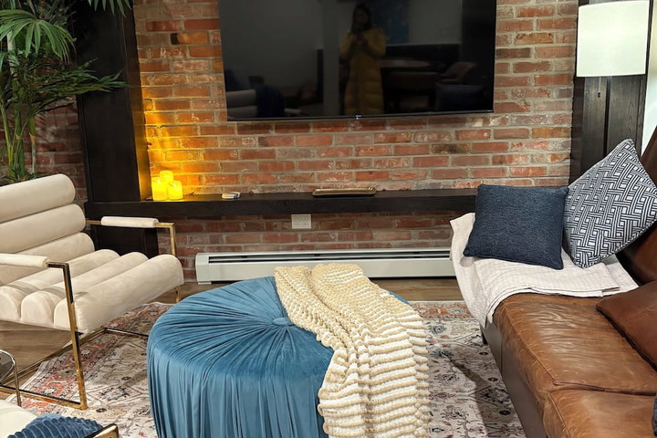 Historic Downtown Luxury Suite - Lacombe