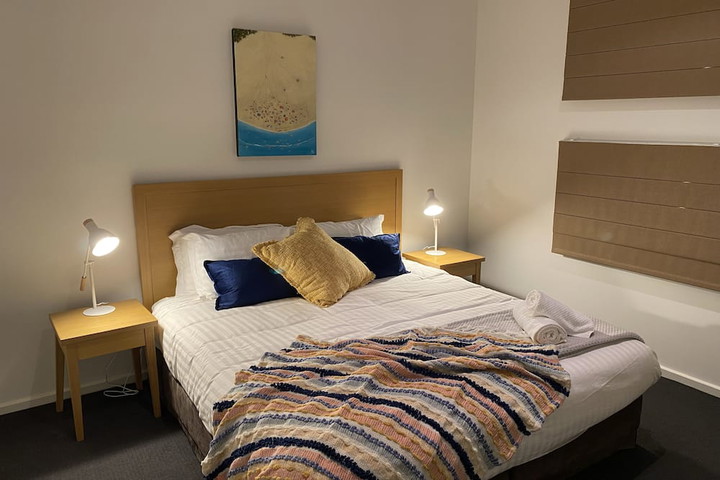 Spacious Tranquil 2 Bed Apartment, Largest Sunny Balcony Overlooking Golf Course - Geelong