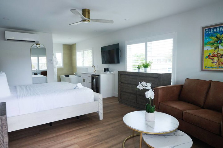 Ivory Sands Beach Suites - Executive Water View King With Jacuzzi - Clearwater Beach, FL