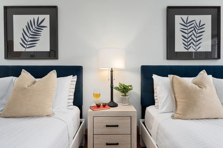 Luxurious -Wrightsville Beach - Pool, Quiet End-unit, Nearby Dining And Marinas! - Hampstead, NC