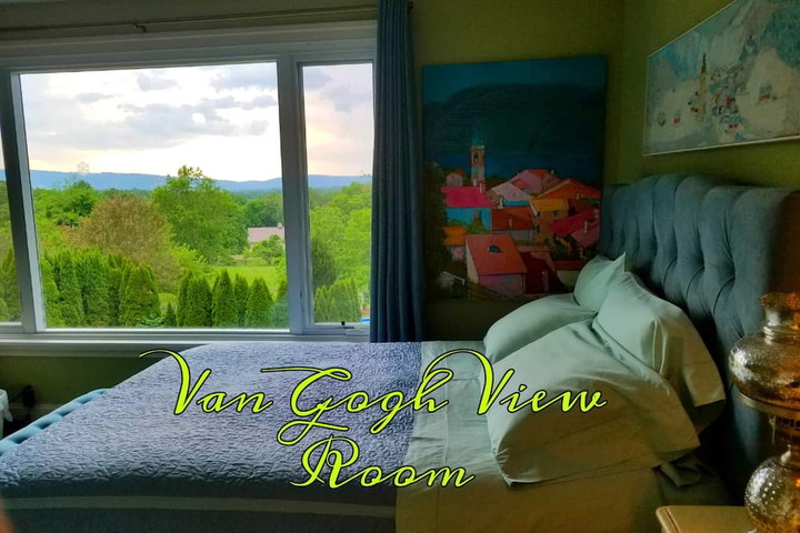 The Van Gogh Room In Villa - Leesburg