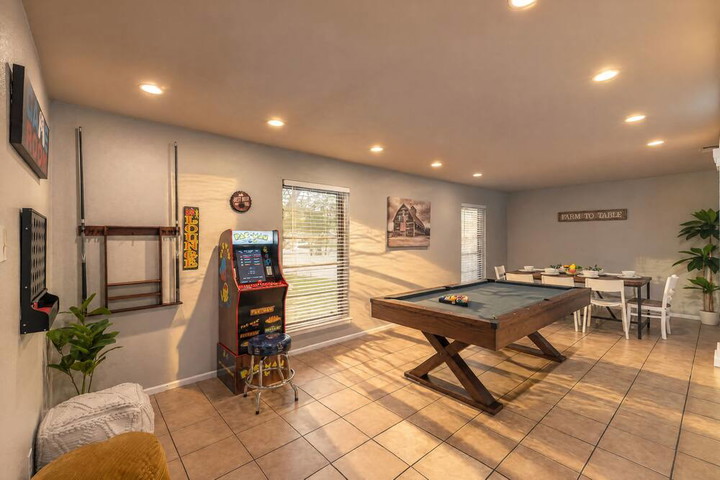 Private Pool, Mini Golf, Game Room & Fire Pit Near Six Flags - San Antonio, TX