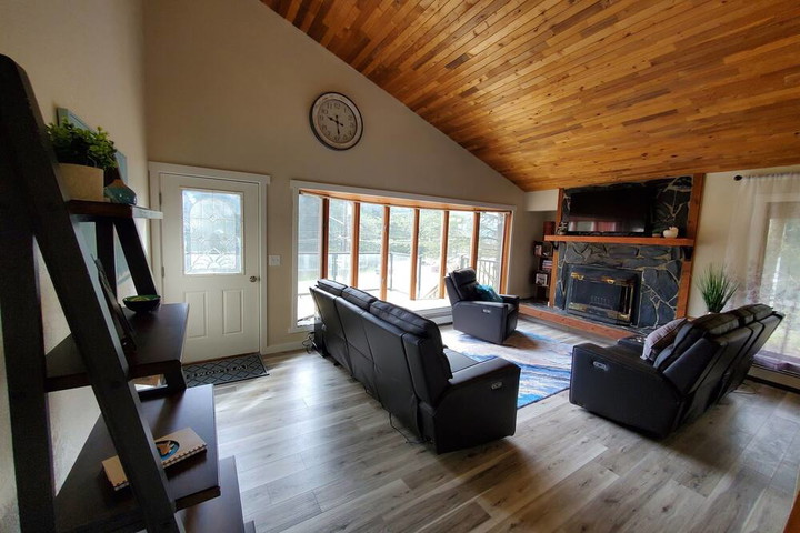 Ocean & Mountain View Duplex, Both Sides - Juneau, AK
