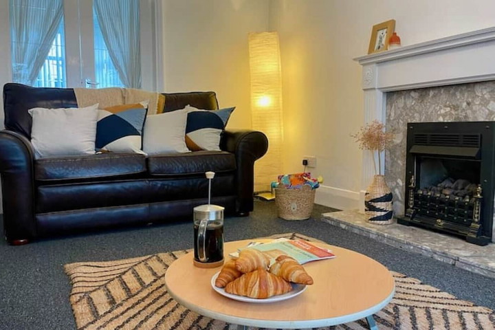 Stunning Home Next To Nottingham University | Off-street Parking | Sleeps 8 - Nottingham