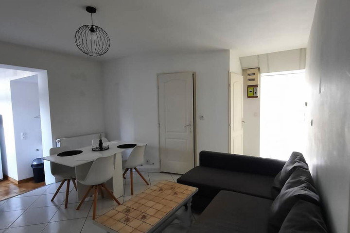 "Plain-pied Charmant 56m²: Prox. Centre-ville, Cuisine éQuipée - Idéal 7 Pers." - Saint-Jean-de-Losne