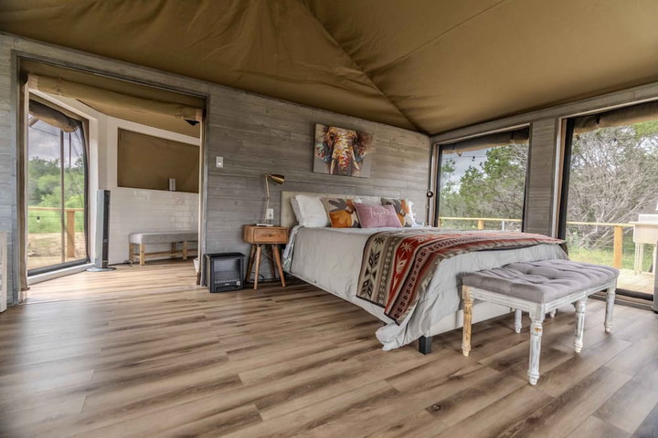 Stunning Mountain View Safari Tent Glamping Near Austin / San Antonio - Marble Falls, TX