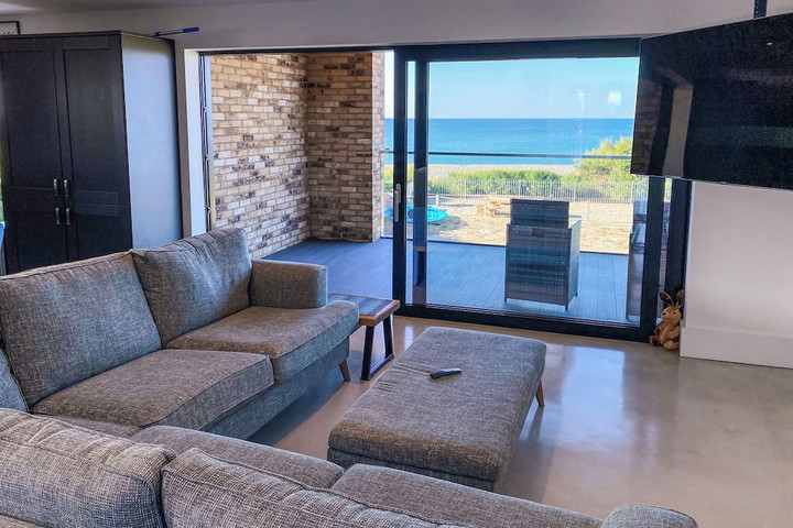 6 Bedroom Accommodation In Elmer - Arundel