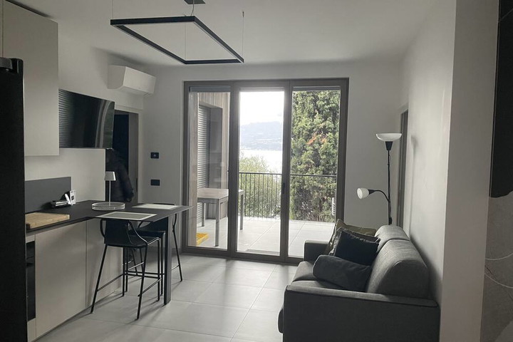 3-room Apartment On Lake Garda With Breathtaking Lake Views And A Pool In Torri - Pai