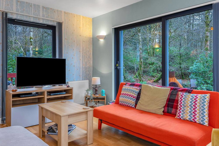 Cheerful Stays: 4 Bedroom Cottage In Arrochar - Arrochar