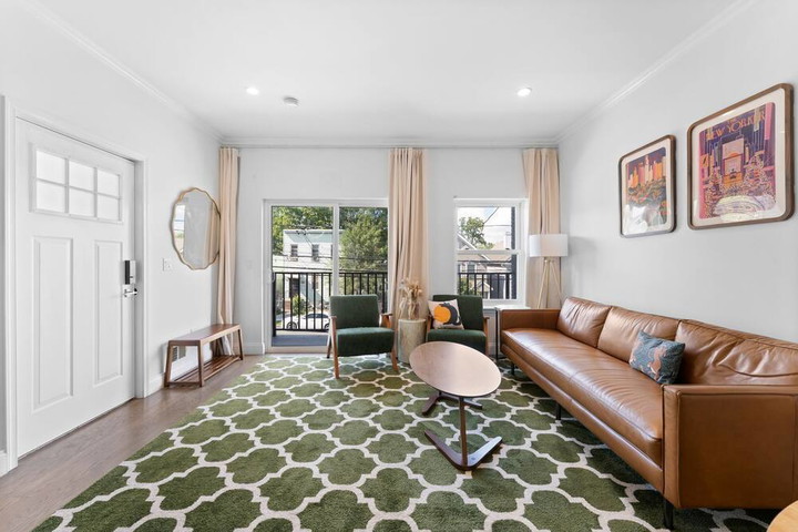 Luxe 3br Backyard Zen [25 Min To Nyc] [Sleeps 10] - Bayonne, NJ