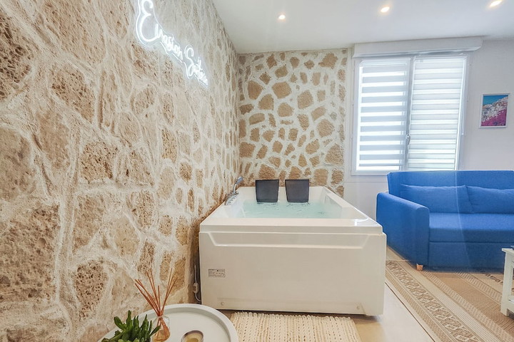 Santorini Getaway - Jacuzzi & Cocooning - Le Havre