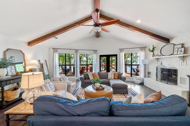 Lakefront Cottage With 25% Early Booking Discount! - Mount Pleasant, TX