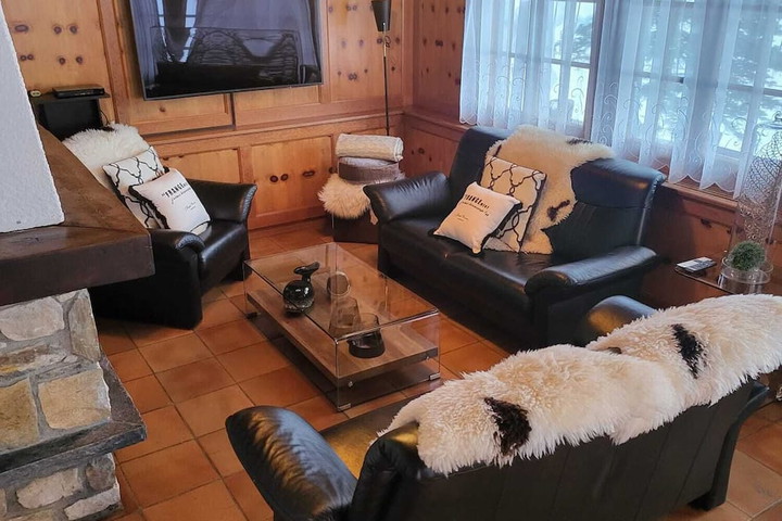 Chalet / Villa Au Bord De L'eau Avec Vue Imprenable Sur Le Lac Et Les Montagnes - Martigny