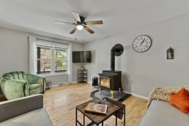 Book For Summer Race Season! 20 Mins To Track W/ Large Deck + Yard - Greenwich, NY