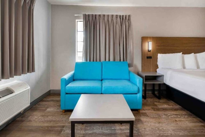 2 Queen Beds | Non-smoking - Irvine, CA
