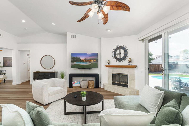 Nectar Nest, Video Tour, Pool, Spa, Fire Pit Arcade Game Room, King Master Suite - Hemet, CA