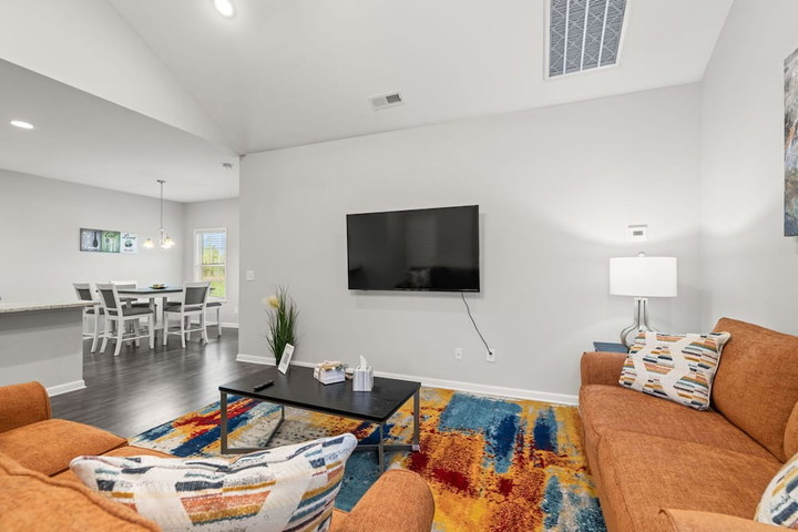 New 3-br Townhome In Delightful Spring Hill With Wifi, Ac And Many Amenities - Columbia, TN