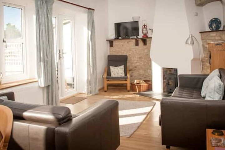 Contemporary Cottage In Lovely Devon Village. - Axminster