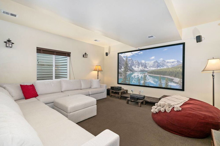 Fireside Retreat | 6 Bd Home Near Poudre River Trail - Greeley, CO