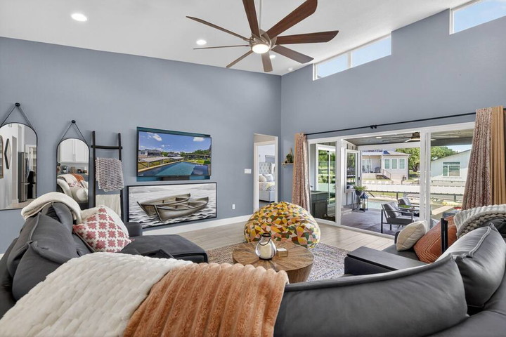 Robinhood Lakefront Retreat, Winter Specials - Horseshoe Bay, TX