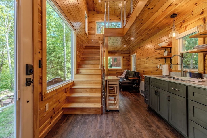 Luxury Adventure Cabin Kayaks, Trails, Lakes Hot Tub - Vermont